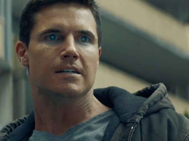 Robbie Amell