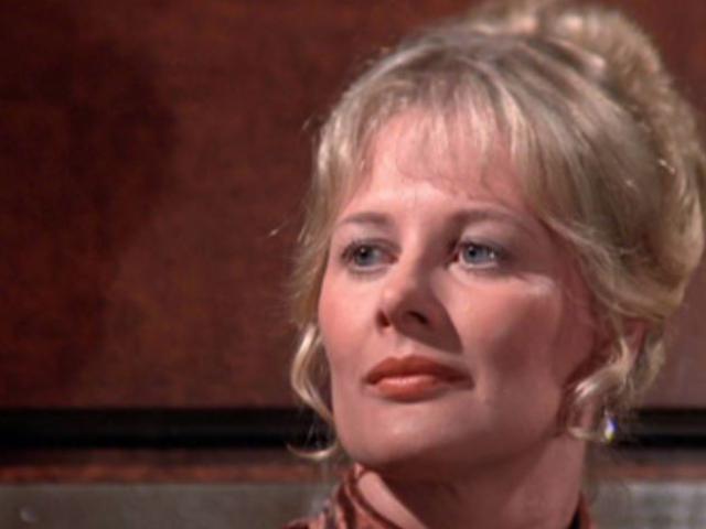 Shirley Knight